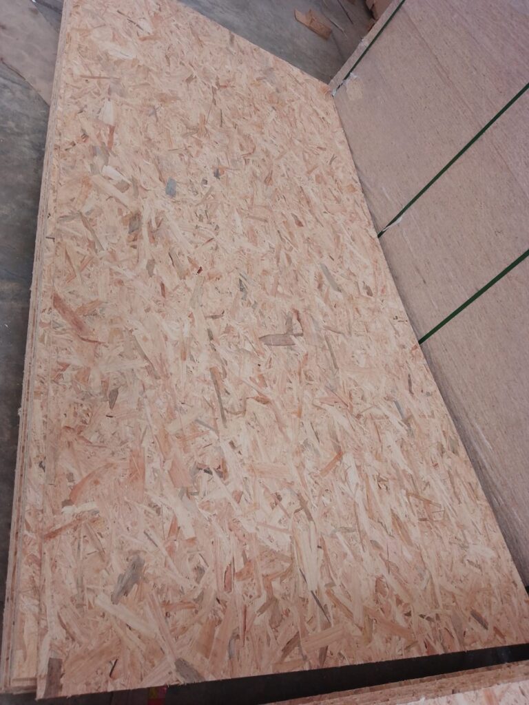 Tablero de OSB 8,9 y 18 mm Tailandés - Tableros y Maderas para todo el Perú